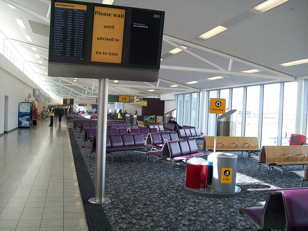 Edinburgh Airport (EDI) - The largest airport in Scotland | Airport ...
