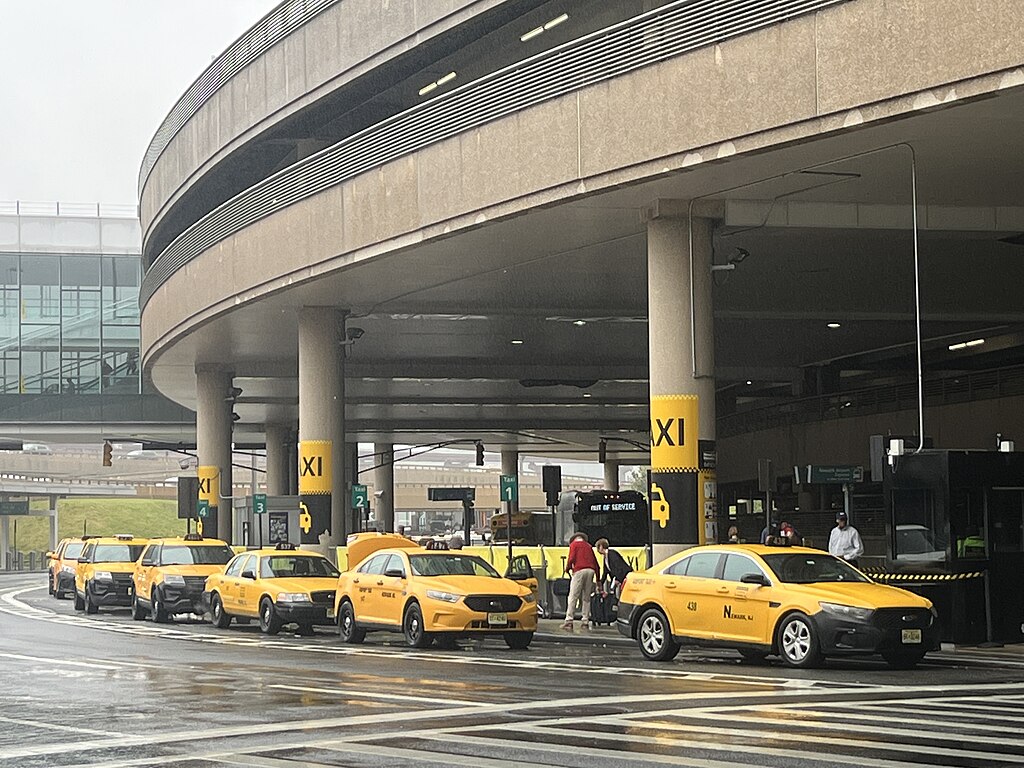 Newark Liberty International Airport (EWR) - United Airlines's hub ...