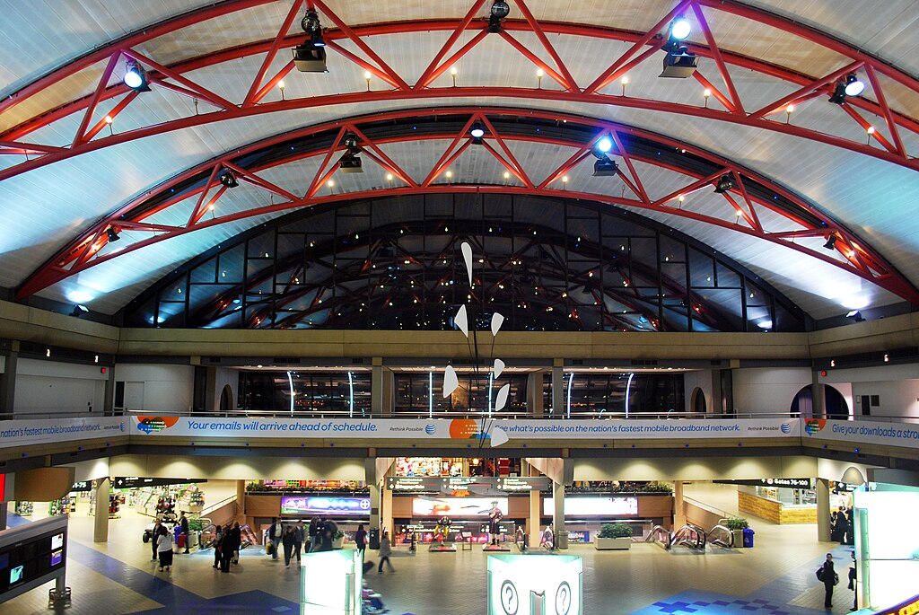 Pittsburgh International Airport (PIT) - a top 50 non-hub airport in ...
