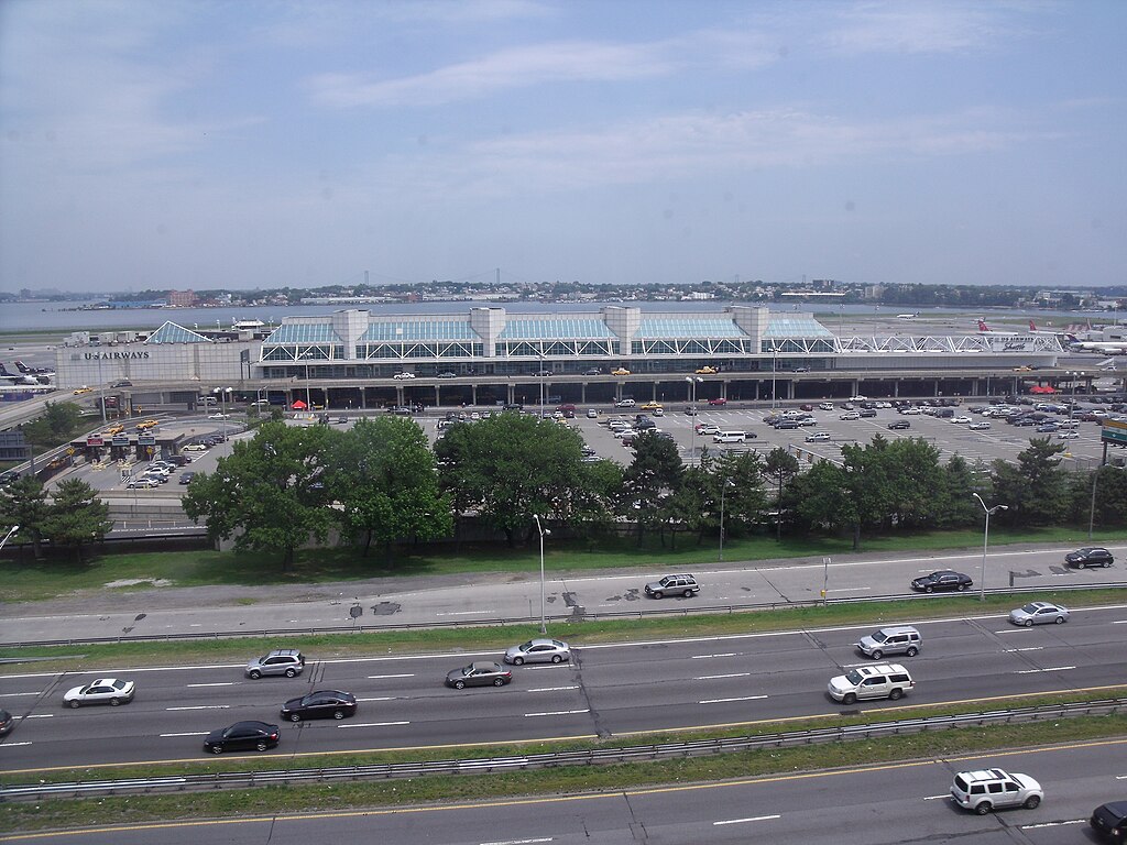 LaGuardia Airport (LGA) - New York City's domestic gateway | Airport ...
